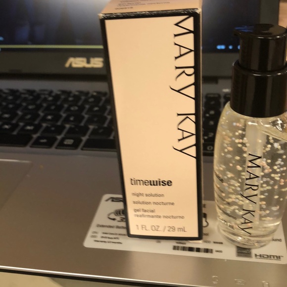 Mary Kay | Makeup | Mary Kay Timewise Night Solution Help Reverse ...